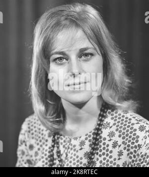 Oslo Januar 1971 Schauspielerin Anne Marit Jacobsen, fotografiert kurz ...