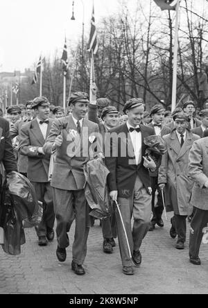 Oslo19550517: Mai 17 in Oslo war Prinz Harald Russe an der Domschule ...