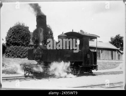 Kosta - Lessebo Railway, KLJ Lok 'Pysen' mit Stinken Abrahamsson ...