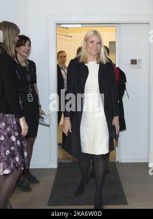 OSLO, Norwegen 20170316. Kronprinzessin Mette-Marit besucht das ...
