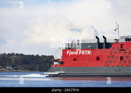Kristiansand 20210507. Fjordline's neuer Katamaran Fjord FSTR dockt zum ...