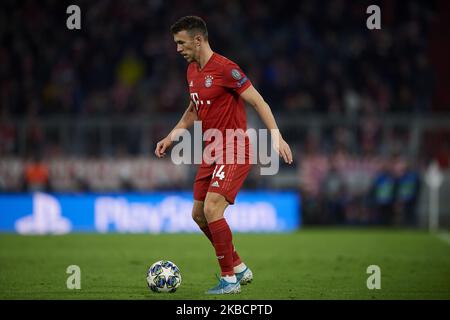 Ivan Perisic von Bayern München kontrolliert den Ball beim UEFA ...