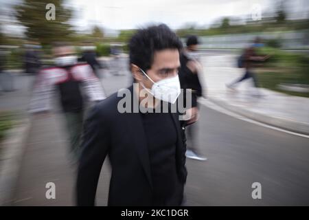 Der iranische Klassik- und Crossover-Sänger Homayoun Shajarian (C ...