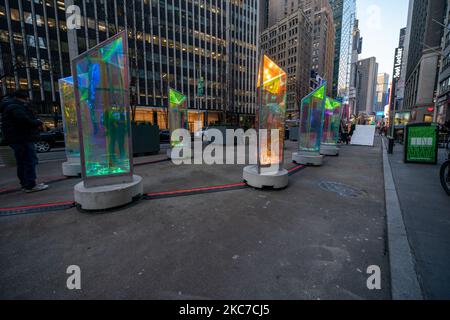 Ein Blick auf eine Kunstinstallation mit dem Titel „Prismatica“ im ...