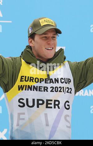 Giovanni Franzoni aus Italien auf dem Podium beim Super G-Lauf der ...