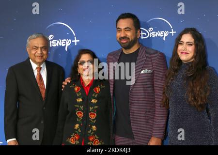 LOS ANGELES - NOV 6: Suresh Modi, Asmita Modi, Kal Penn, Gast bei der ...