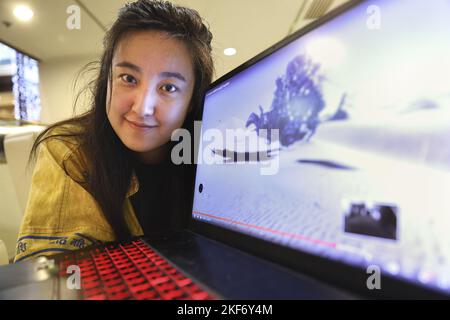 Allison Yang, eine Spieleentwicklerin, Produzentin und Kuratorin ...