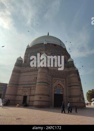Schrein in Multan Pakistan, das Grab von Shah Rukn-e-Alam in Multan ...