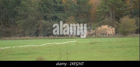 British Army MAN SVR (Support Vehicle Recovery) 8x8 LKW schleppen ein ...