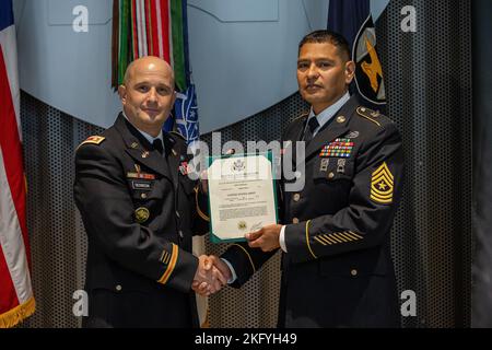 Der Oberfeldwebel Jose P. Mendoza wird am 14.. Oktober 2022 im AFC ...