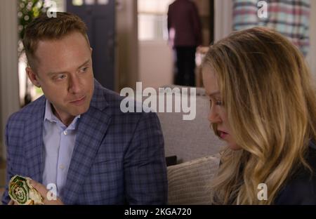 DEAD TO ME, von links: Christina Applegate, Linda Cardellini, (Staffel ...