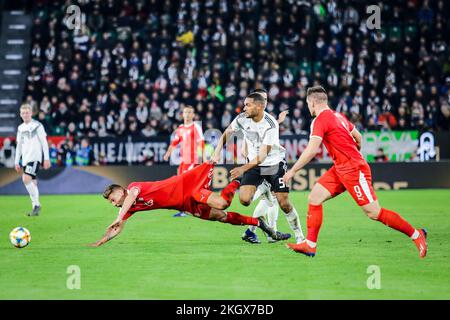 Jonathan Tah (Deutschland) während der UEFA Euro 2024, Gruppe A ...