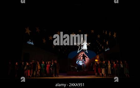 Frederick Ballentine (George Bailey), Jennifer France (Mary Hatch ...