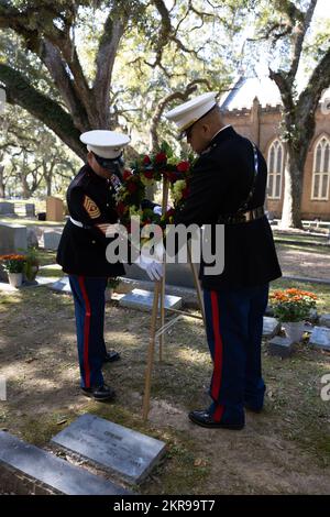 GENERAL Robert H. Barrow, Befehlshaber des Marine Corps, inspiziert ...