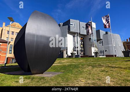 Ballarat Australien / The Grand Arch Sculpture vom Künstler Inge King ...