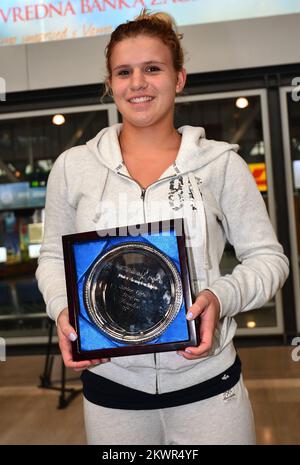 27.01.2014., Zagreb, Kroatien – Tennisspielerin Jana Fett am Flughafen ...