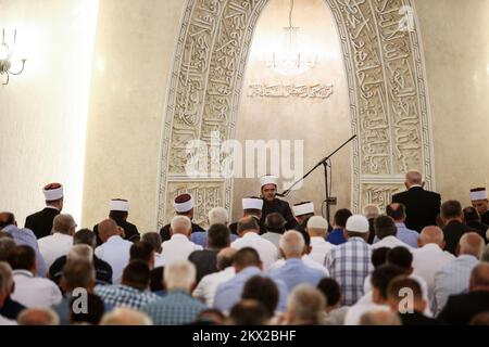 01.09.2017., Zagreb, Kroatien - Moslems versammelten sich vor ...