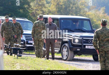 BOV Patria CRO 30 L Panzerkampffahrzeug zeigt Abschussfähigkeiten in ...