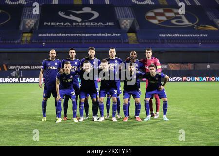 Rapid Wien Spieler posieren für ein Teamfoto vor dem Spiel der UEFA Europa League Gruppe H ...