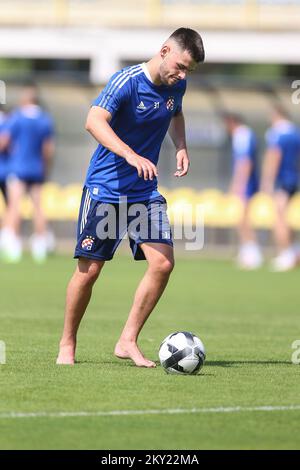 Fußballspieler von GNK Dinamo Marko Tolic und Kristijan Jakic bei der ...