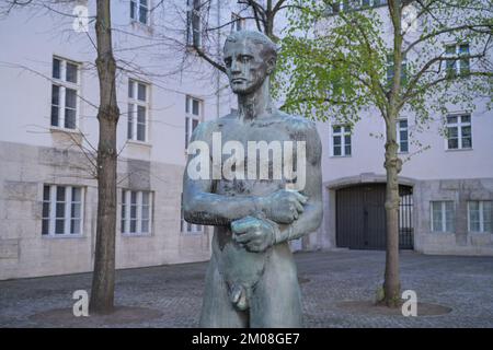 Statue von Richard Scheibe, Bundesministerium der Verteidigung ...