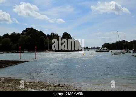 Blick bei Ebbe von Sene über den Fluss La Marle von der Anlegestelle in ...