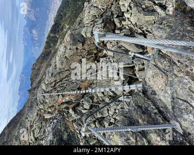 Blick auf Innsbruck und die Nordkette vom Zirbensee unter dem Glungezer ...