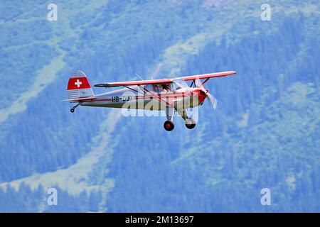 Oldtimer-Flugzeug, Luscombe Silvaire, HB-Dux, im Flug, Stanserhorn ...