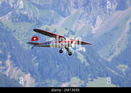 Oldtimer-Flugzeug, Luscombe Silvaire, HB-Dux, im Flug, Stanserhorn ...