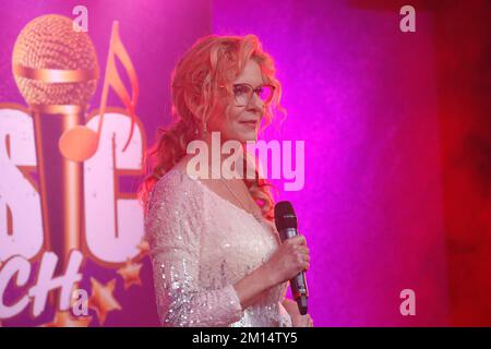 Victoria Herrmann bei der Liveshow Music-Match im MytVplus Studio im ...