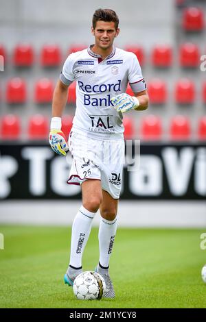 Essevees Torhüter Louis Bostyn wurde während eines Fußballspiels ...