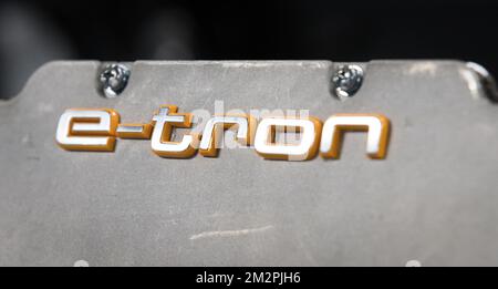 Abbildung zeigt das E-tron-Logo bei einem Besuch des belgischen Königs ...