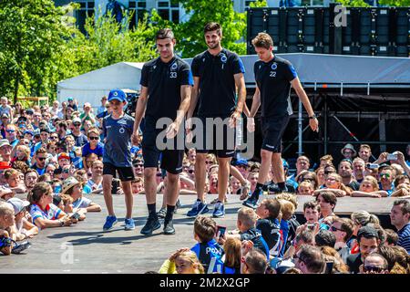 Club's goalkeeper Nick Shinton, Club's goalkeeper Karlo Letica and Club ...