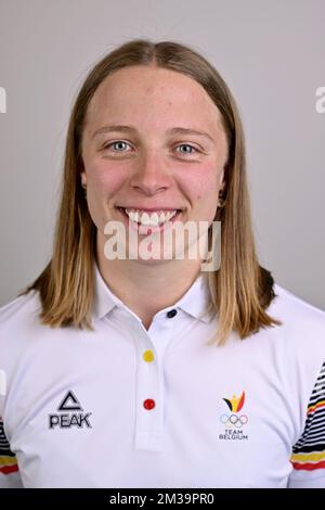 Bo Van de Plas posiert für den Fotografen bei einem Fotoshooting für ...