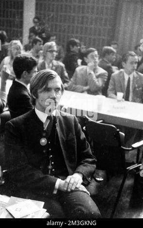 Der 1.. Kongress der rechtsradikalen Jugend (JN), einer ...