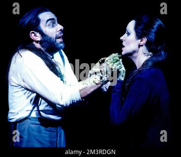 Jonathan Summers (Macbeth) in MACBETH an der English National Opera ...