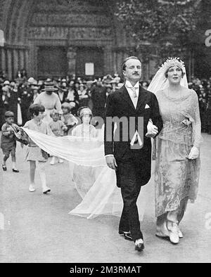 Die frisch vermählten Vermählten Alfred Duff Cooper und Lady Diana ...