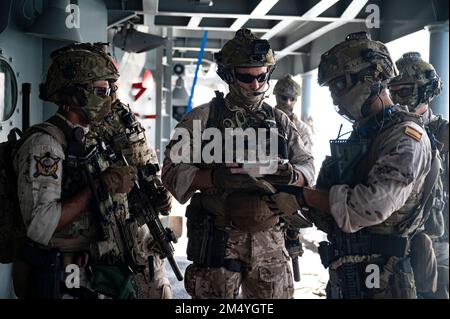 Die Seeleute der spanischen Spezialeinheit für die Seeschifffahrt ...