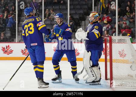 Schwedens Adam Engstrom, von links nach rechts, Leo Carlsson, Isak ...