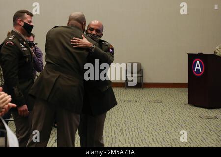 Generalleutnant Ronald Clark, USA Army Central Commanding General, hält ...