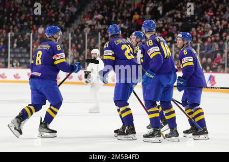 Schwedens Adam Engstrom, von links nach rechts, Leo Carlsson, Isak ...