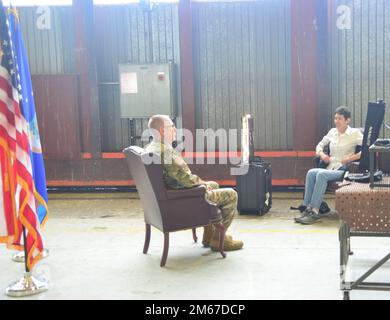 Elan Head, die Redakteurin des Vertical Magazine, besprach die ...