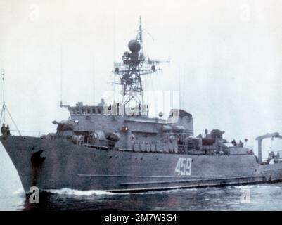 Ein Hafenbogenblick auf den Ozean-Minenräumer USS IMPLICIT (MSO 455 ...