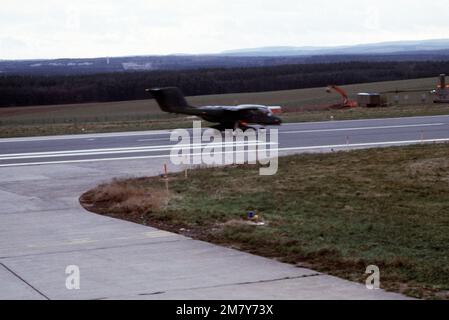 Eine rechte Seitenansicht eines OV-10 Bronco-Flugzeugs der taktischen ...
