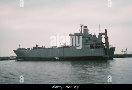 Ein Hafenviertel-Blick auf das strategische Schwertransportschiff USNS ...