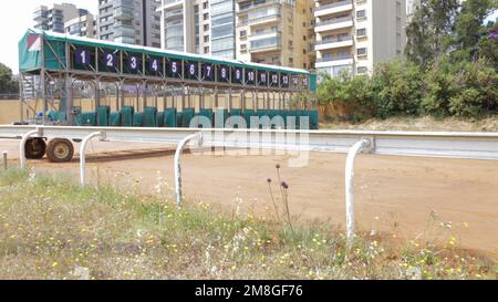Das Hippodrome du Parc de Beyrouth ist eine Pferderennanlage im Horsh ...