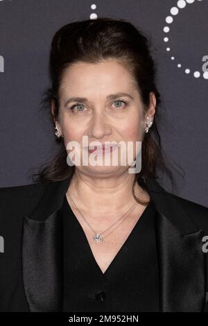 Emmanuelle Devos besucht den Cesar - Revelations 2023 im Trianon am 16 ...