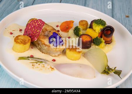 Rezept mit Kabeljausteak, Kartoffelpüree und seiner Farandole aus ...