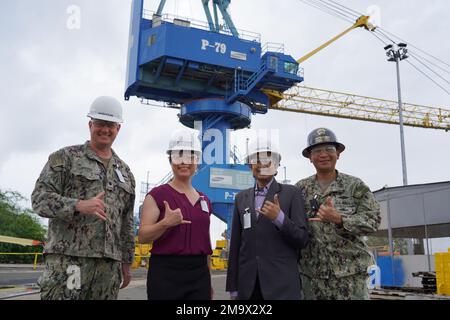 Abbildung: Commander Brett LeFever, OSD CAPE Director of Readiness ...