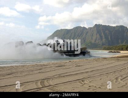 BELLOWS AIR FORCE STATION, Hawaii (11. Juli 2022) USA Marinekorps ...